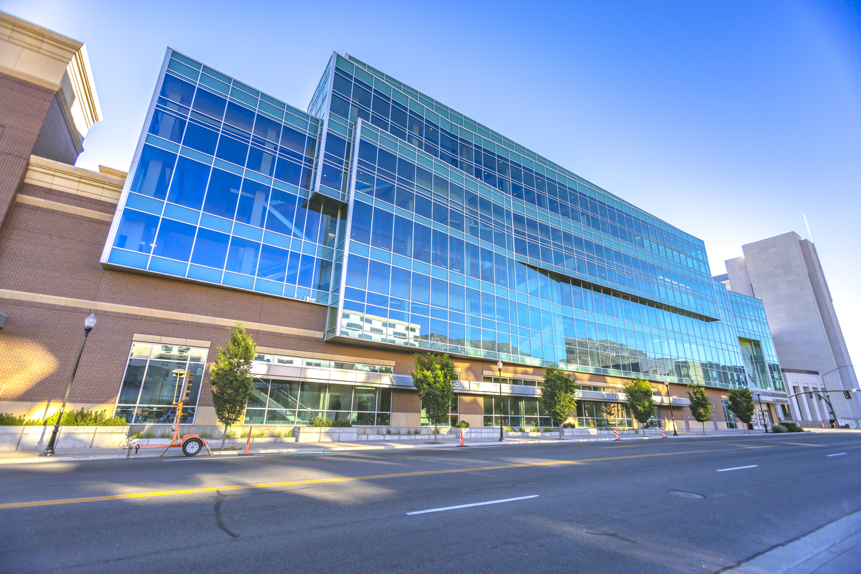 Reflective late afternoon light on building : eCommission